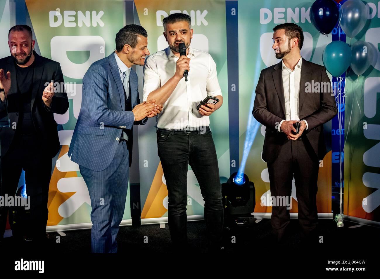 ROTTERDAM - DENK-lijsttrekker Farid Azarkan , Stephan van Baarle en ... ROTTERDAM - DENK-lijsttrekker Farid Azarkan , Stephan van Baarle en ...