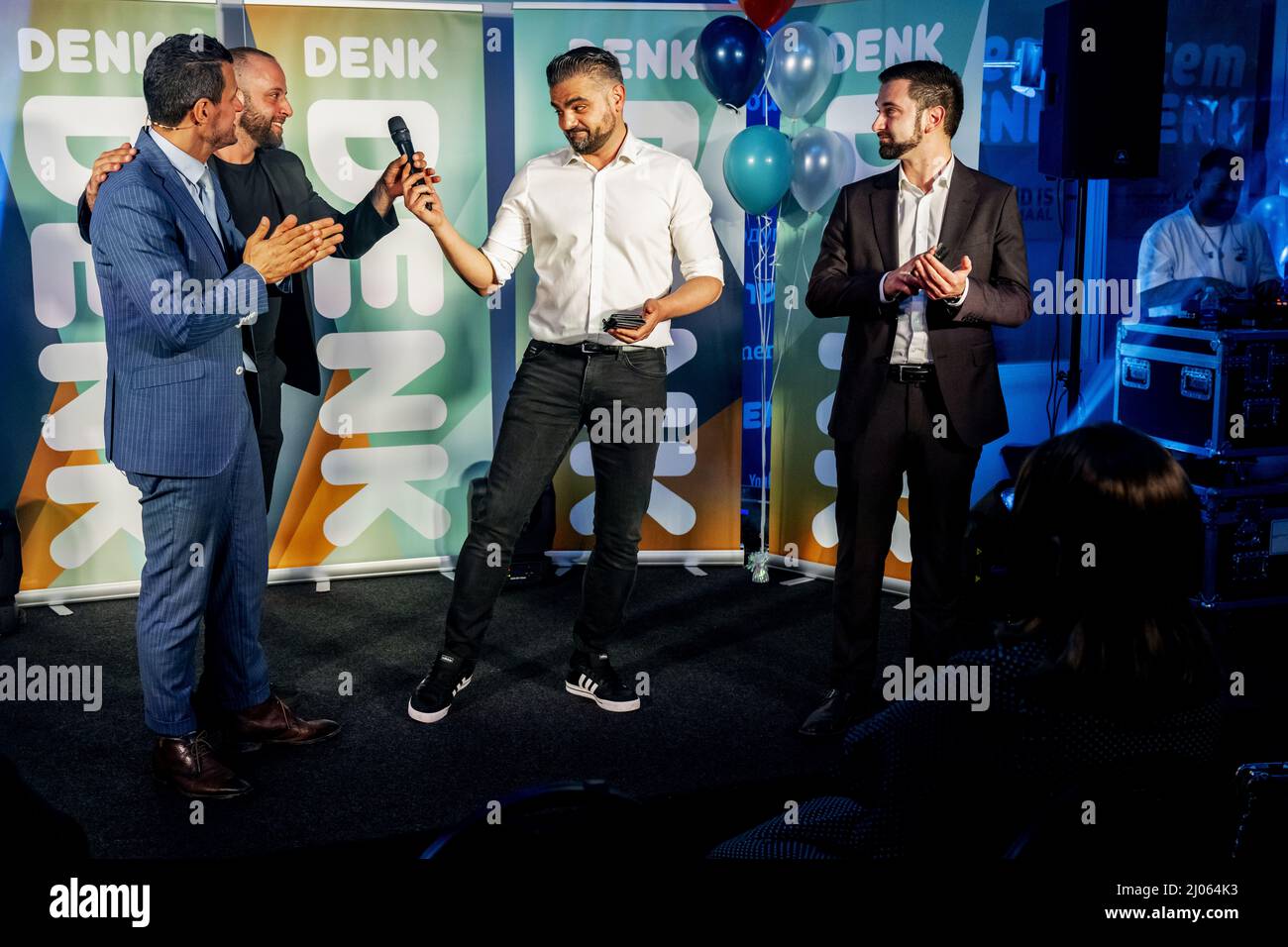 ROTTERDAM - DENK-lijsttrekker Farid Azarkan , Stephan van Baarle en ... ROTTERDAM - DENK-lijsttrekker Farid Azarkan , Stephan van Baarle en ...