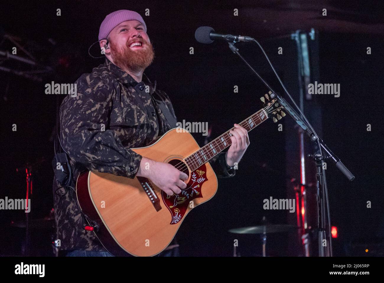 Tom walker singer 2022 hi-res stock photography and images - Alamy
