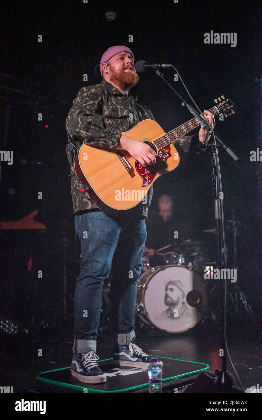 Tom walker singer 2022 hi-res stock photography and images - Alamy