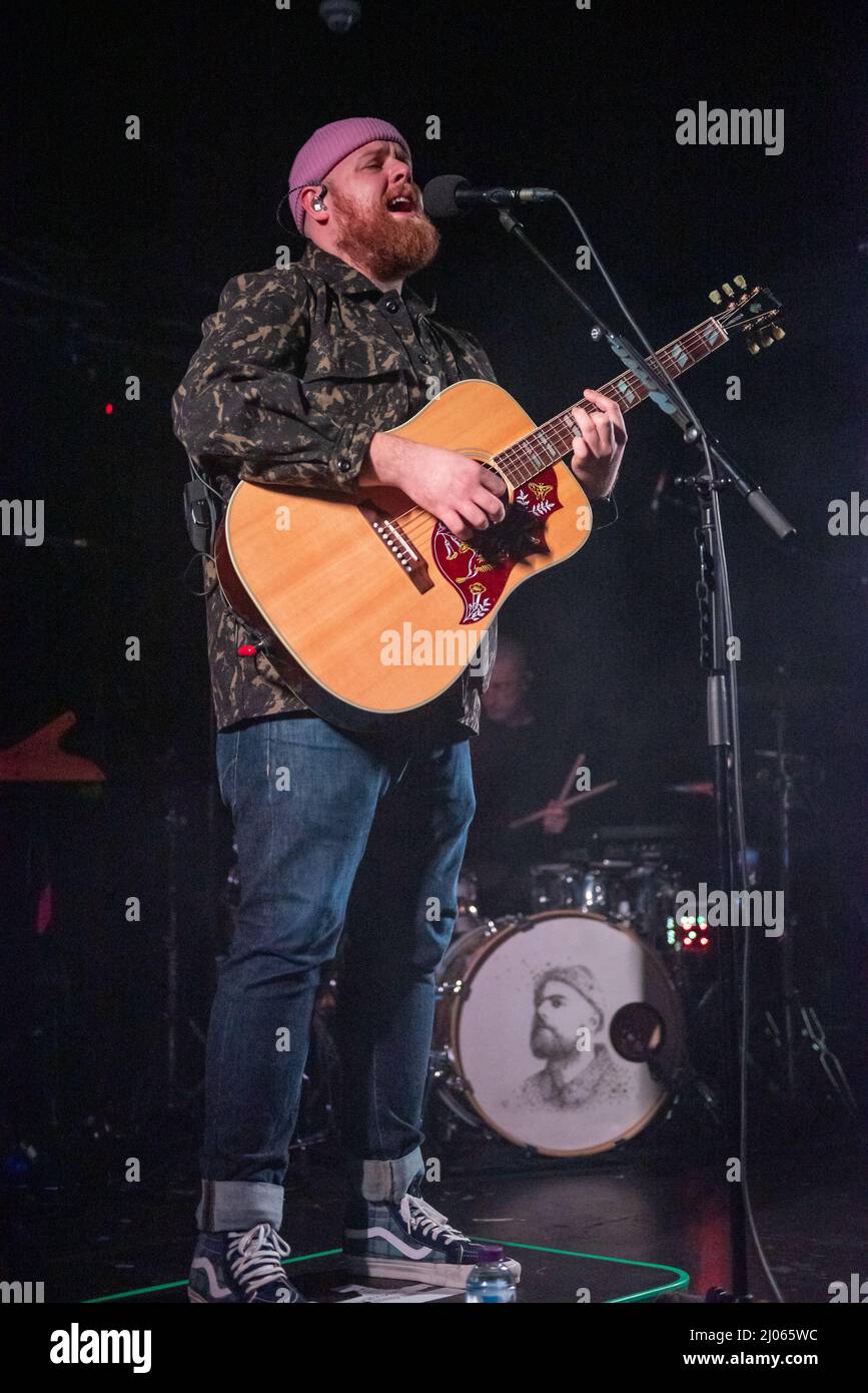 Tom walker singer 2022 hi-res stock photography and images - Alamy