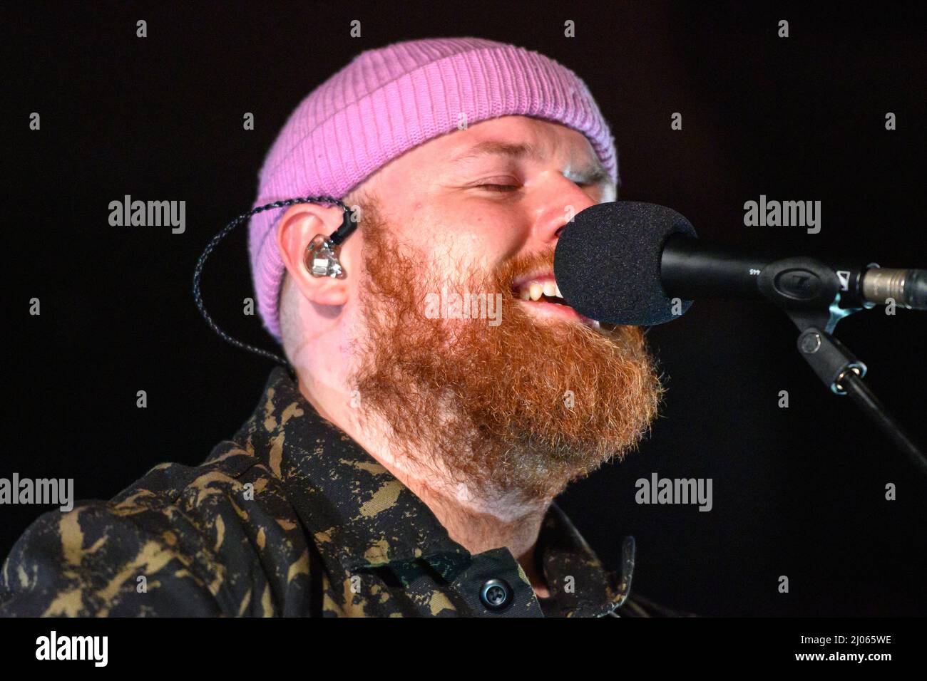 Tom walker singer 2022 hi-res stock photography and images - Alamy