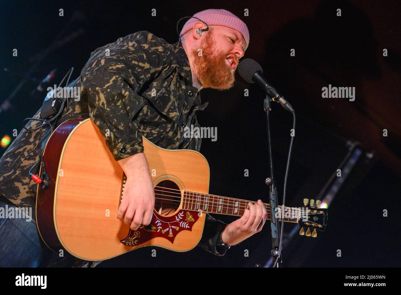 Tom walker singer 2022 hi-res stock photography and images - Alamy