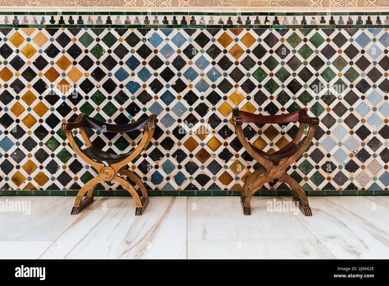 Horizontal arabesque design hi-res stock photography and images - Alamy