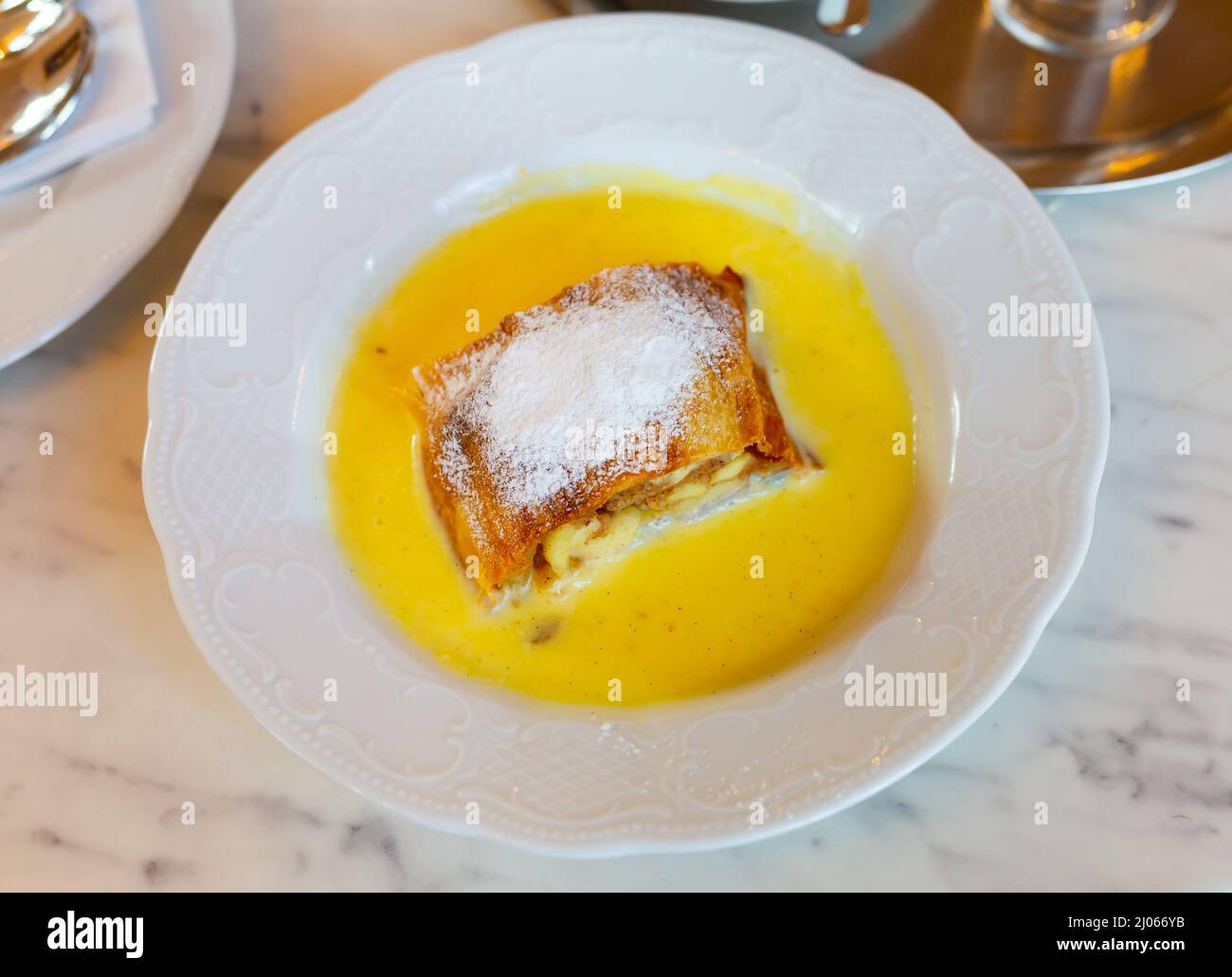 Apple sweets flavored hi-res stock photography and images - Alamy