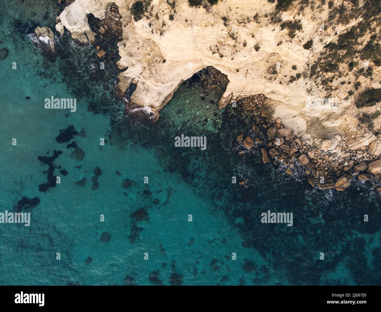 Yellow rocks hi-res stock photography and images - Alamy