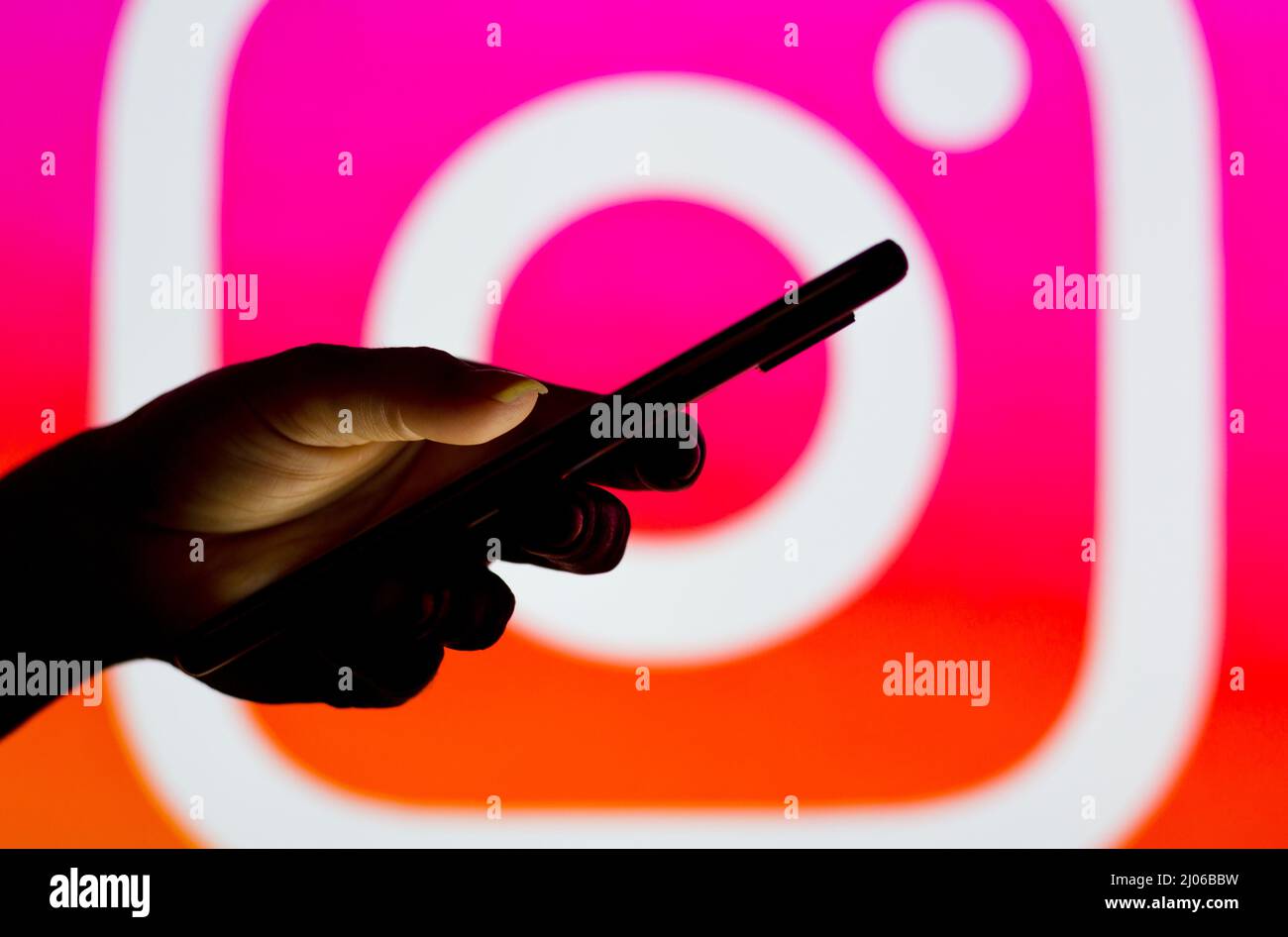 Instagram silhouette hi-res stock photography and images - Alamy