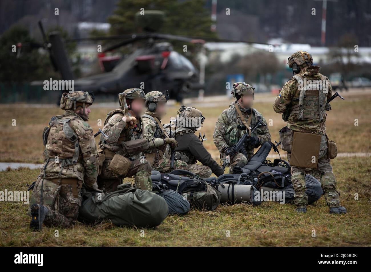 Members of ukrainian special hi-res stock photography and images - Alamy