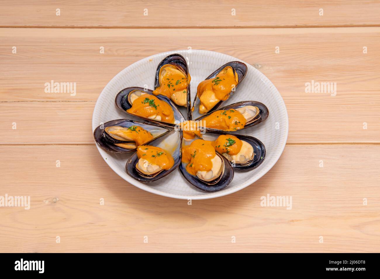 Mussel is the name for members of several families of bivalve molluscs ...