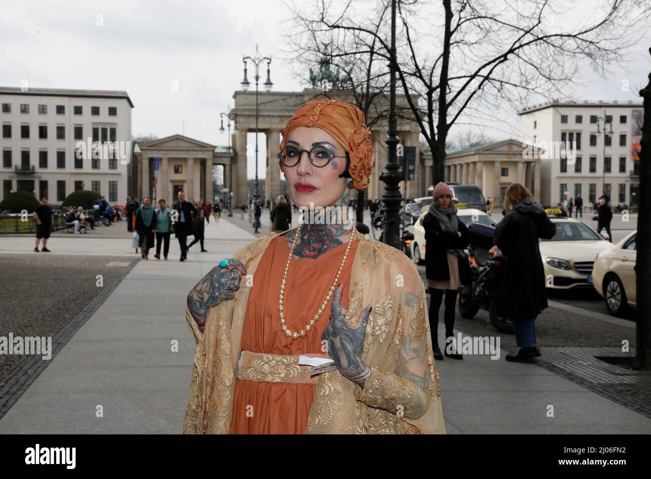 Sarah Settgast bei der Anja Gockel Fashion Show 'Weltgewand(t)' auf der ...