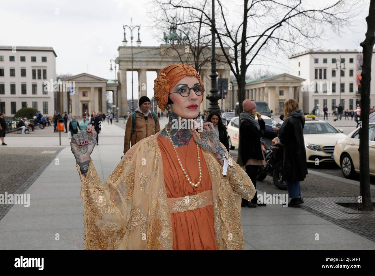 Sarah Settgast bei der Anja Gockel Fashion Show 'Weltgewand(t)' auf der ...