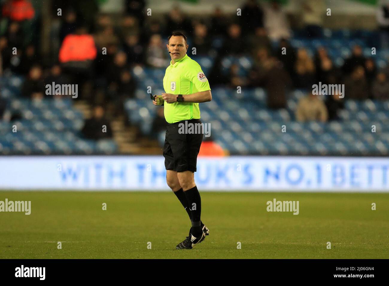 James keeping hi-res stock photography and images - Alamy