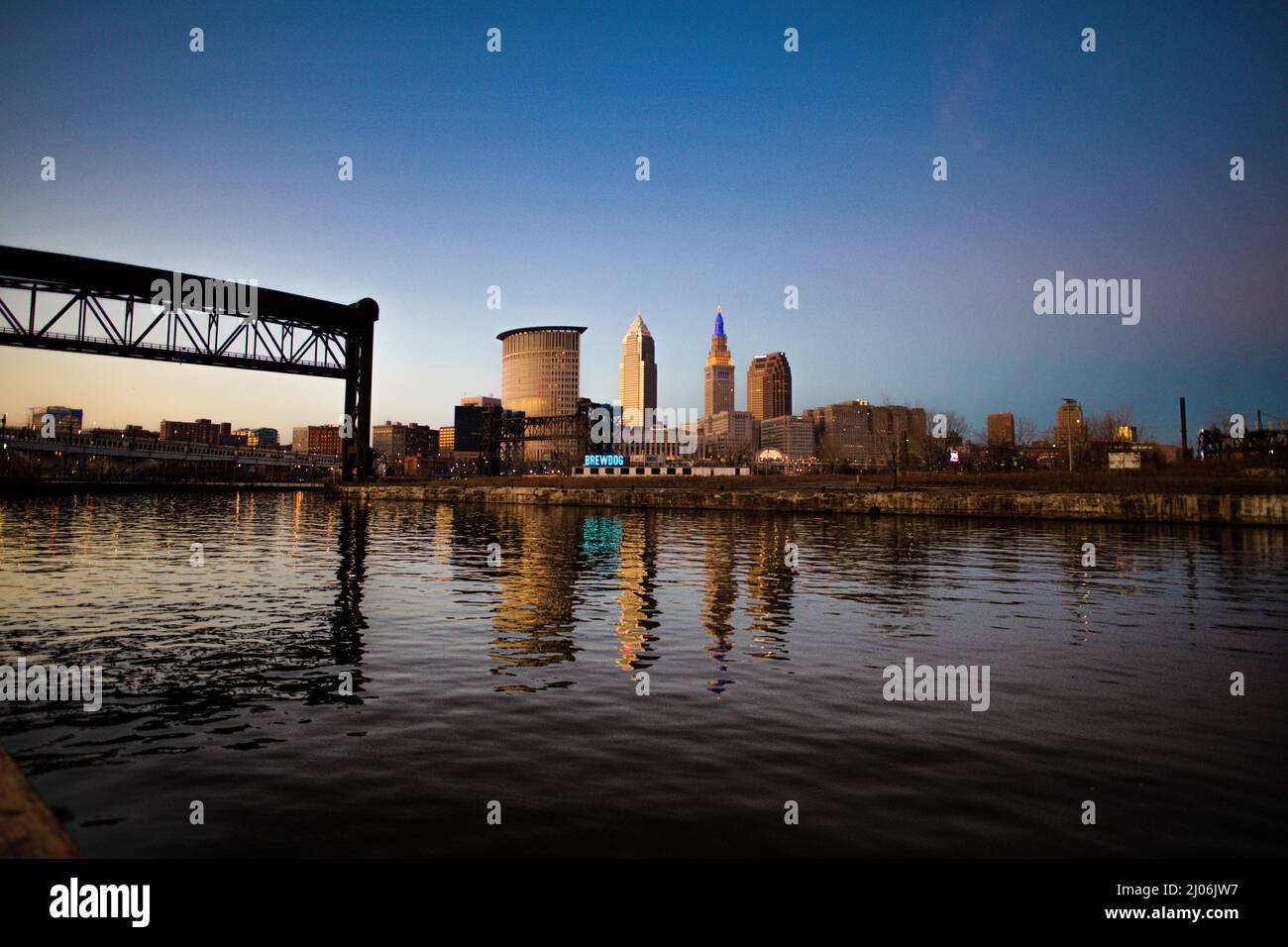 Cleveland browns stadium skyline hi-res stock photography and images ...