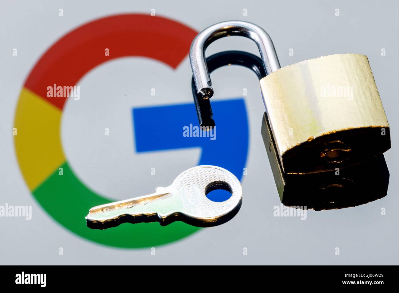 Internet safety logo hi-res stock photography and images - Alamy