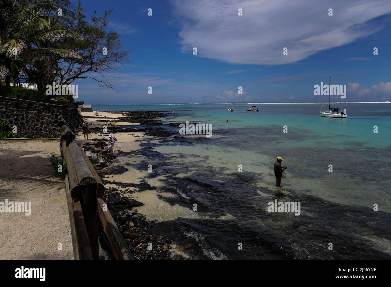 Le Peninsula Bay Beach Resort Stock Photo - Alamy