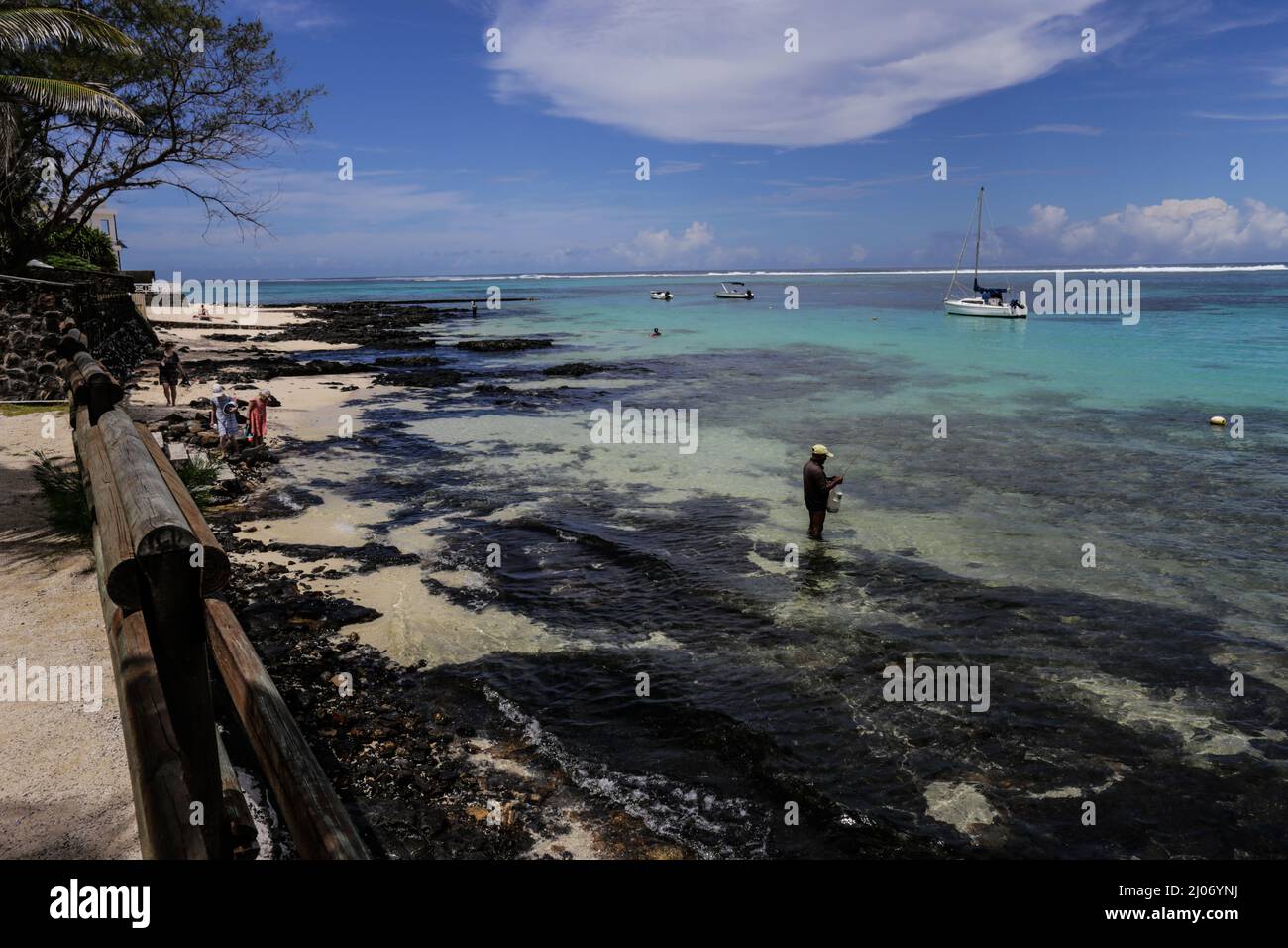 Le Peninsula Bay Beach Resort Stock Photo - Alamy