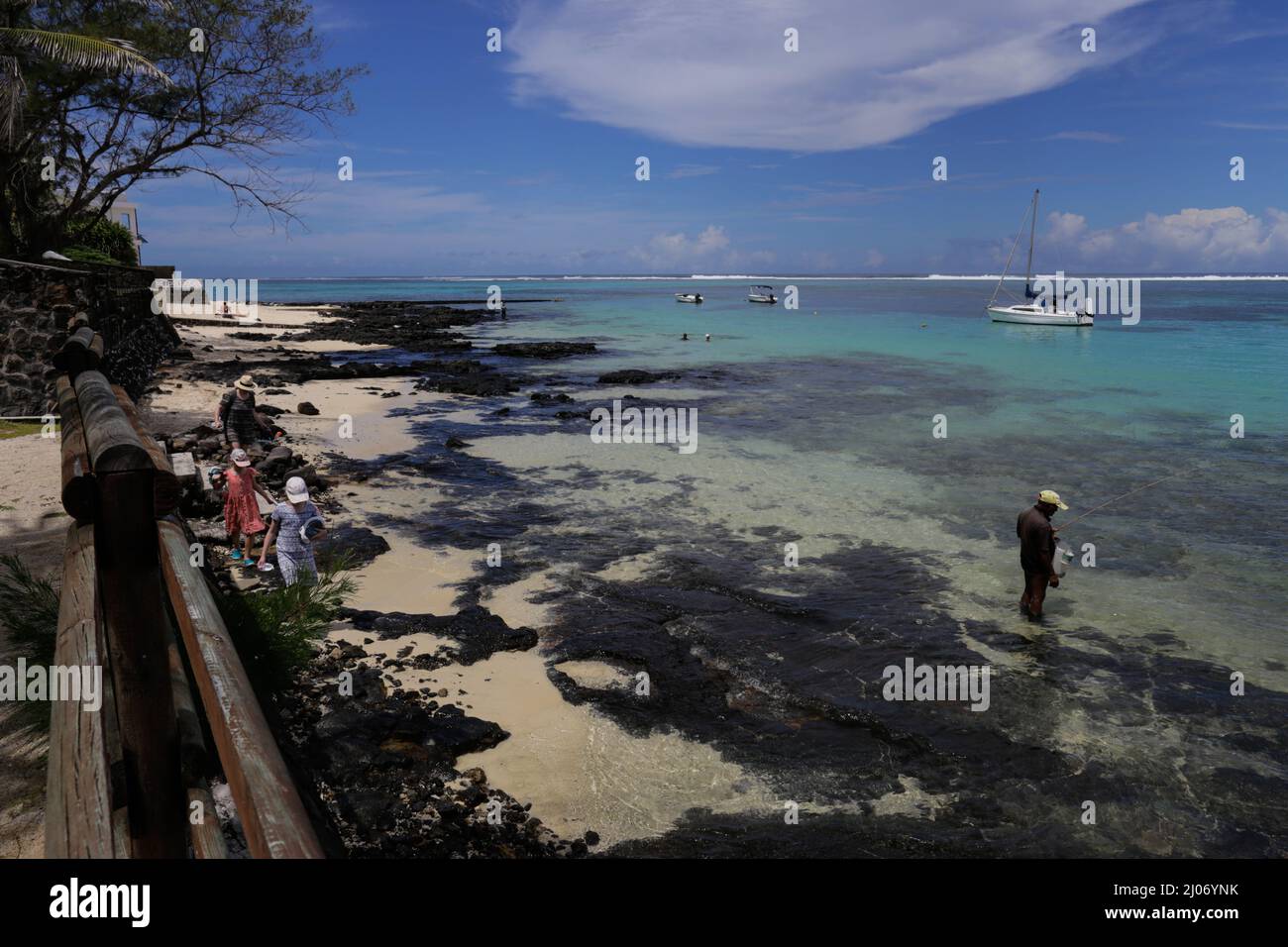 Le Peninsula Bay Beach Resort Stock Photo - Alamy