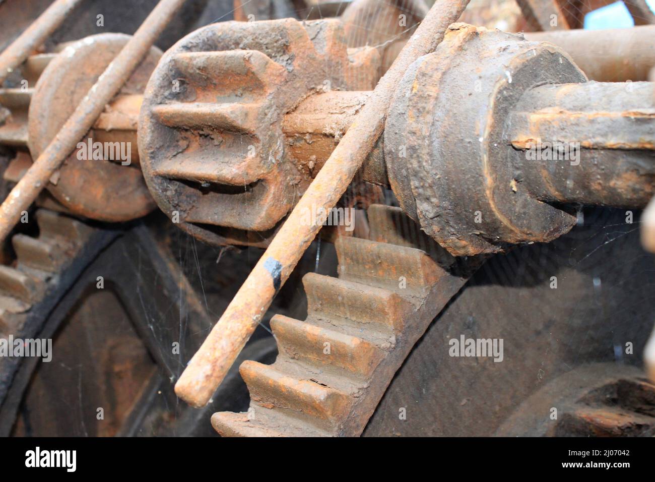 Old gearbox hi-res stock photography and images - Alamy