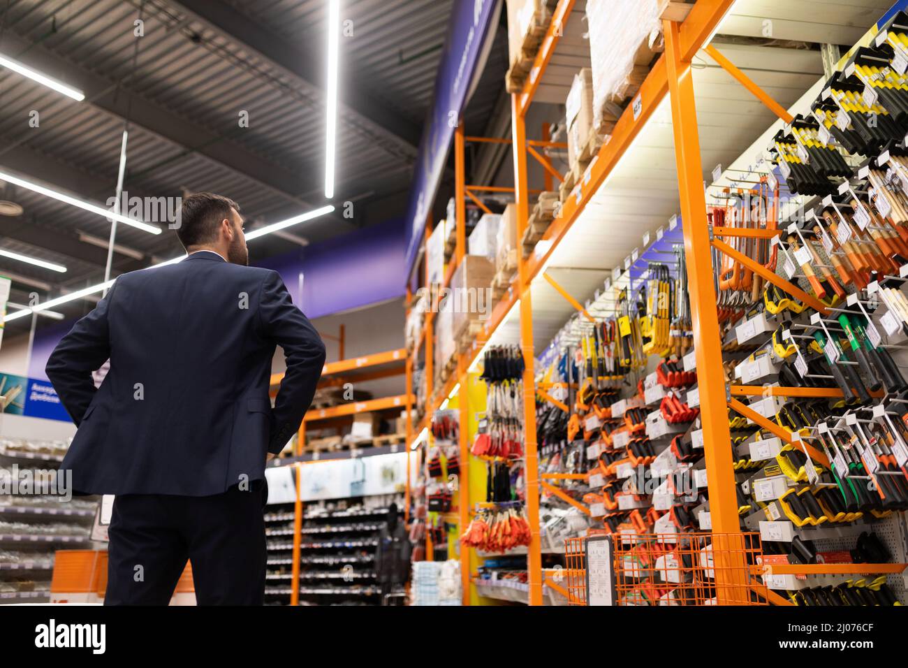 Legs wide apart hi-res stock photography and images - Alamy