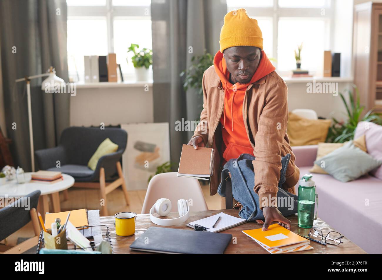 African american college hi-res stock photography and images - Alamy