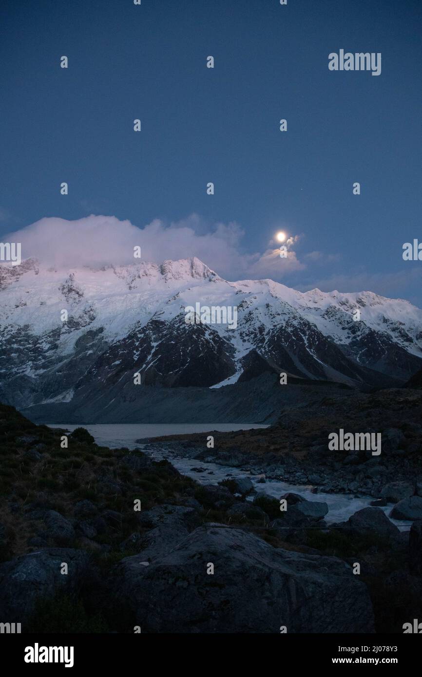 Mueller lake mt sefton hi-res stock photography and images - Alamy