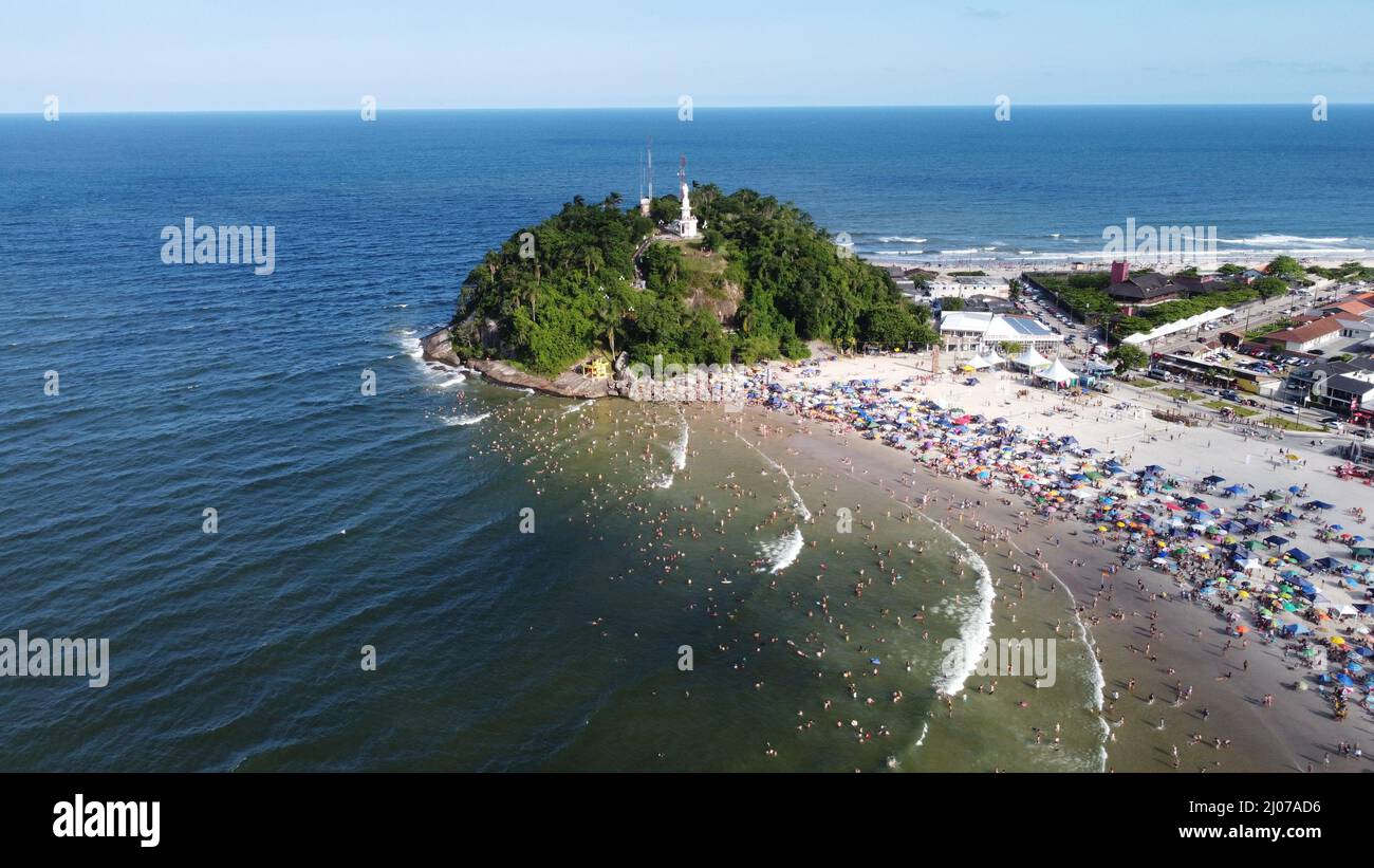 Overhead scene beautiful white sand hi-res stock photography and images ...