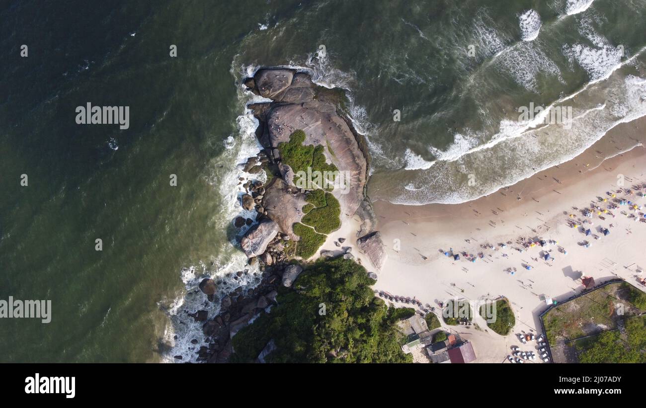 Overhead scene beautiful white sand hi-res stock photography and images ...