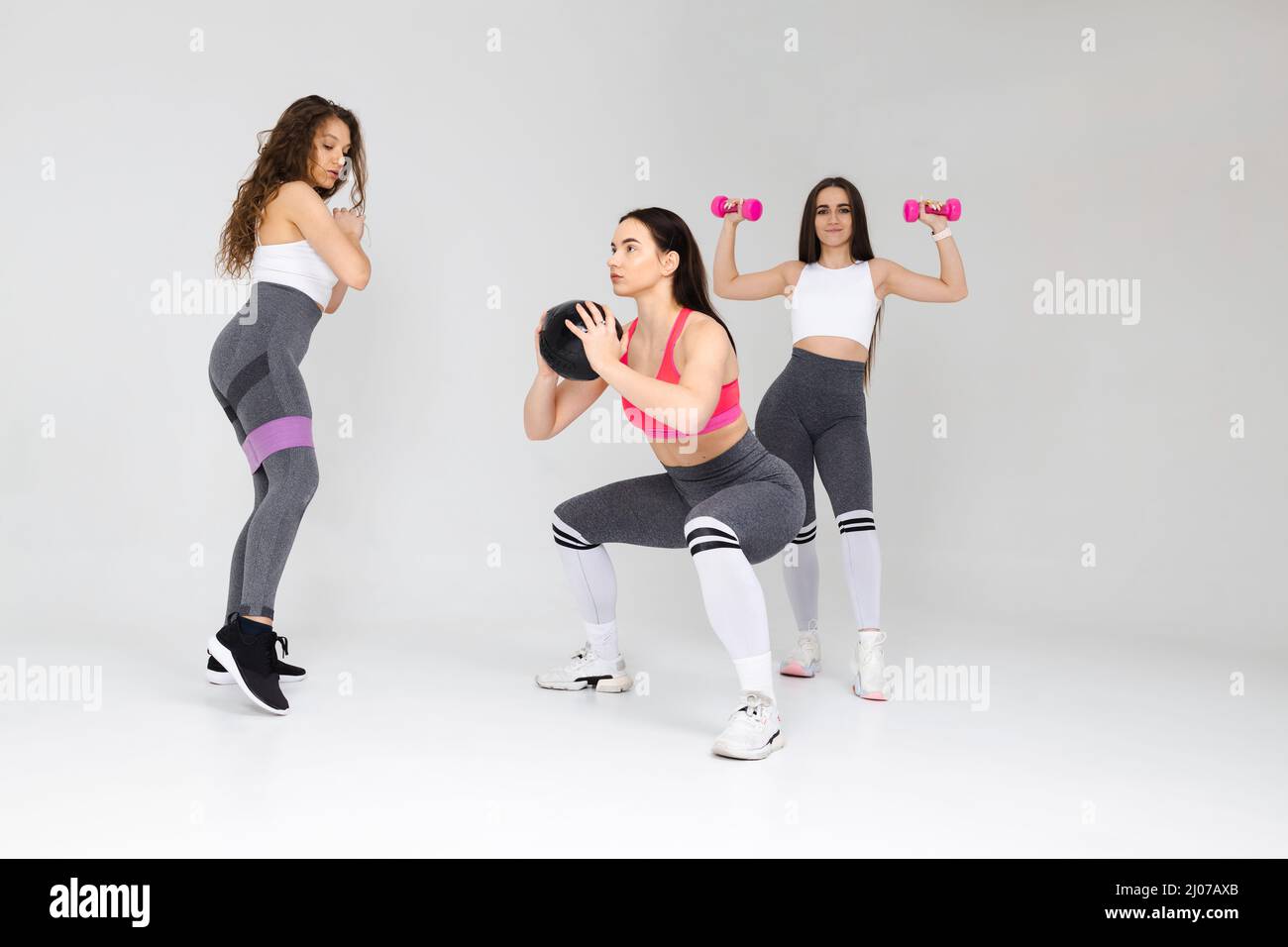 Girls exercising hi-res stock photography and images - Alamy