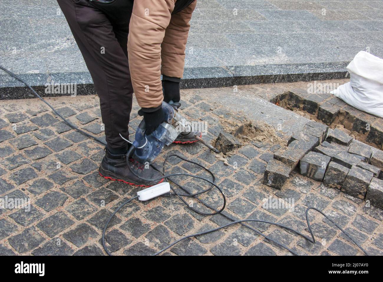 Jackhammer construction worker hi-res stock photography and images - Alamy
