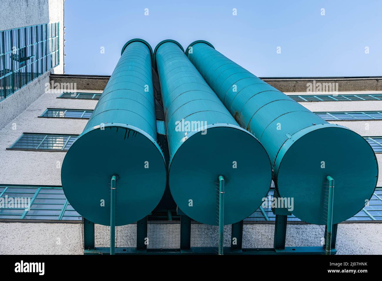 Industrial steel windows hi-res stock photography and images - Alamy