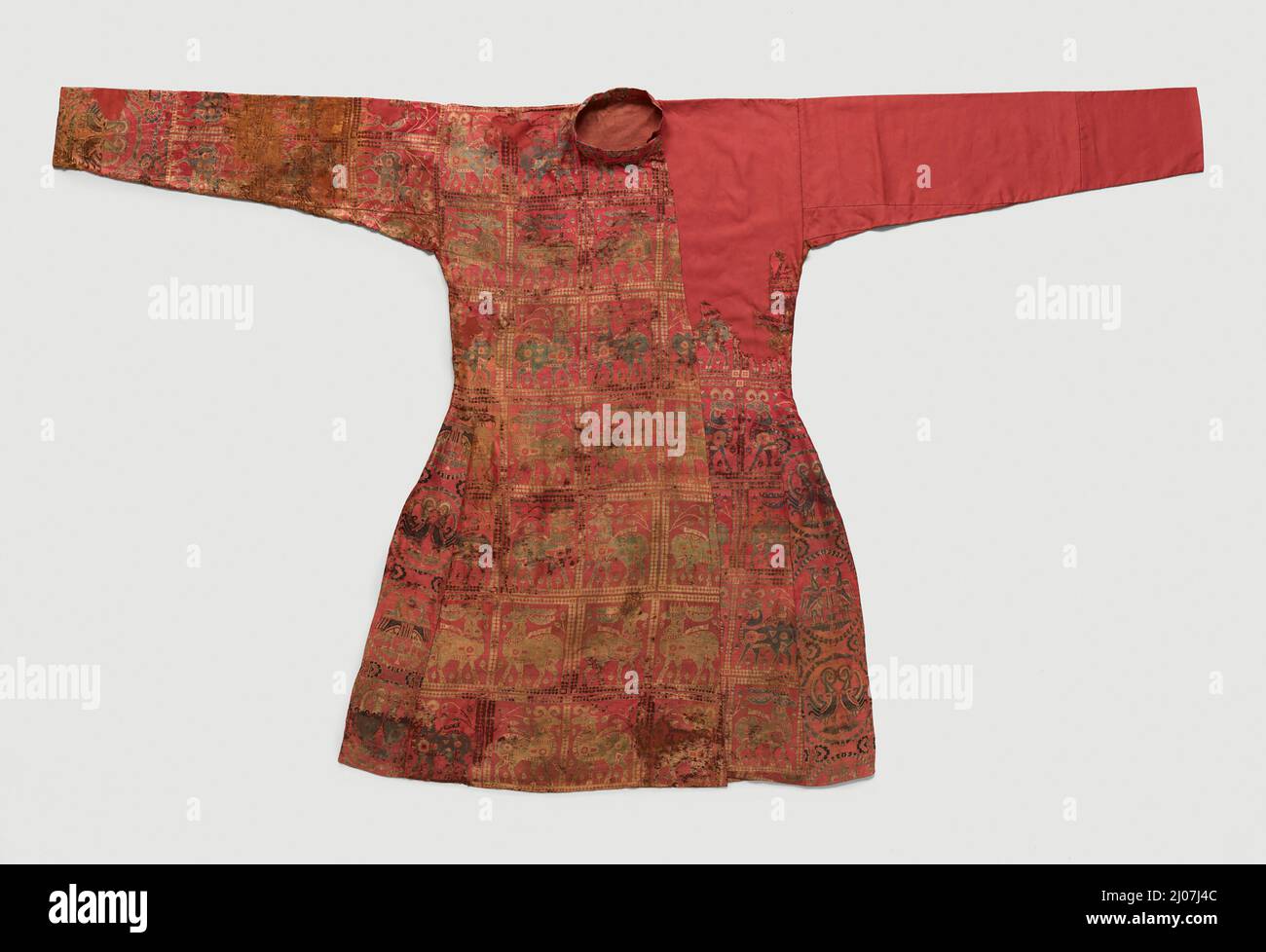 Sogdian robe. Coat with animal and bird motifs. Museum: National Museum ...