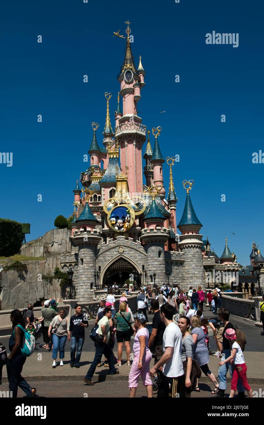 Chessy paris hi-res stock photography and images - Alamy