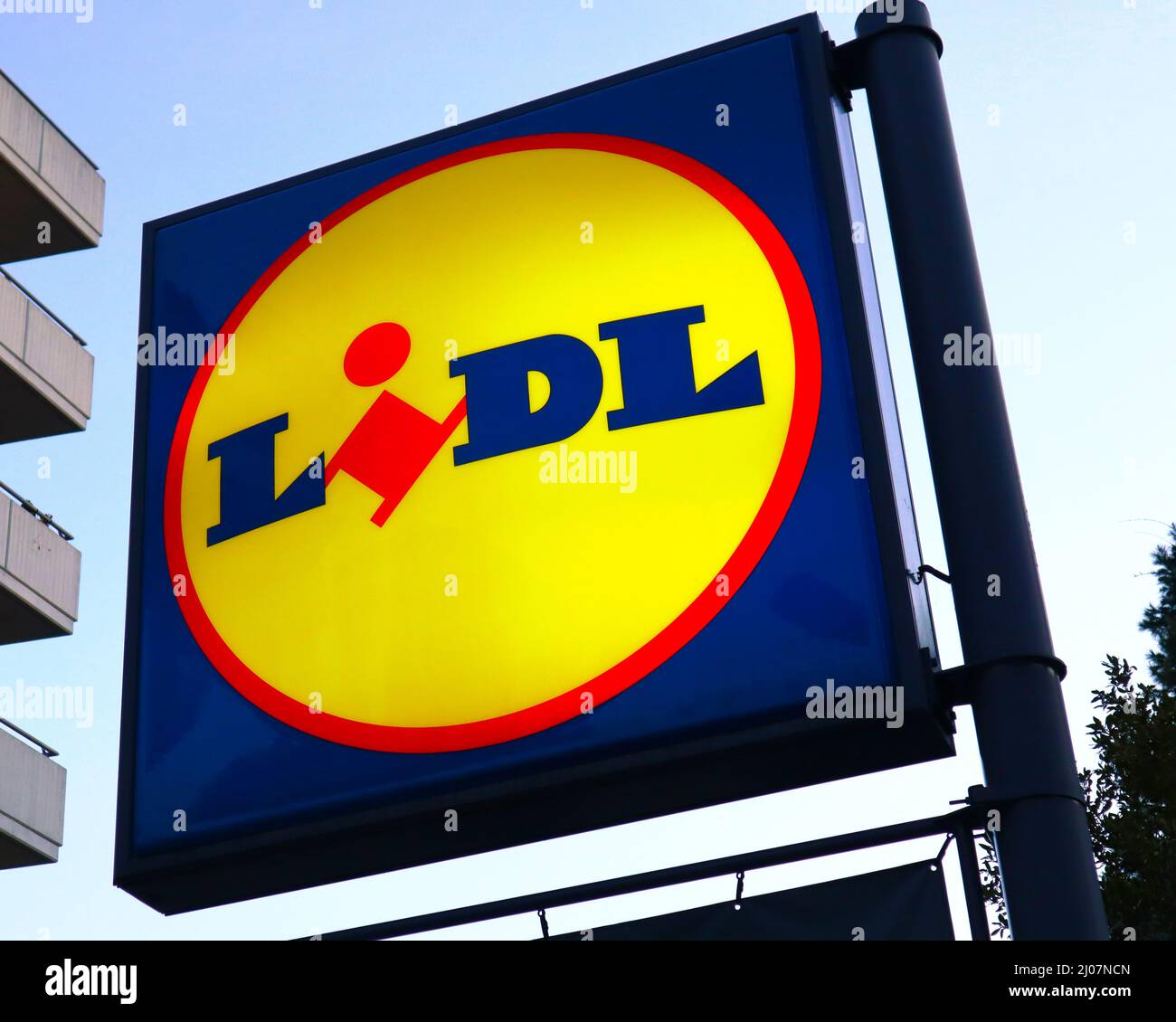 LIDL Supermarket sign. Lidl is a German supermarket chain Stock Photo ...