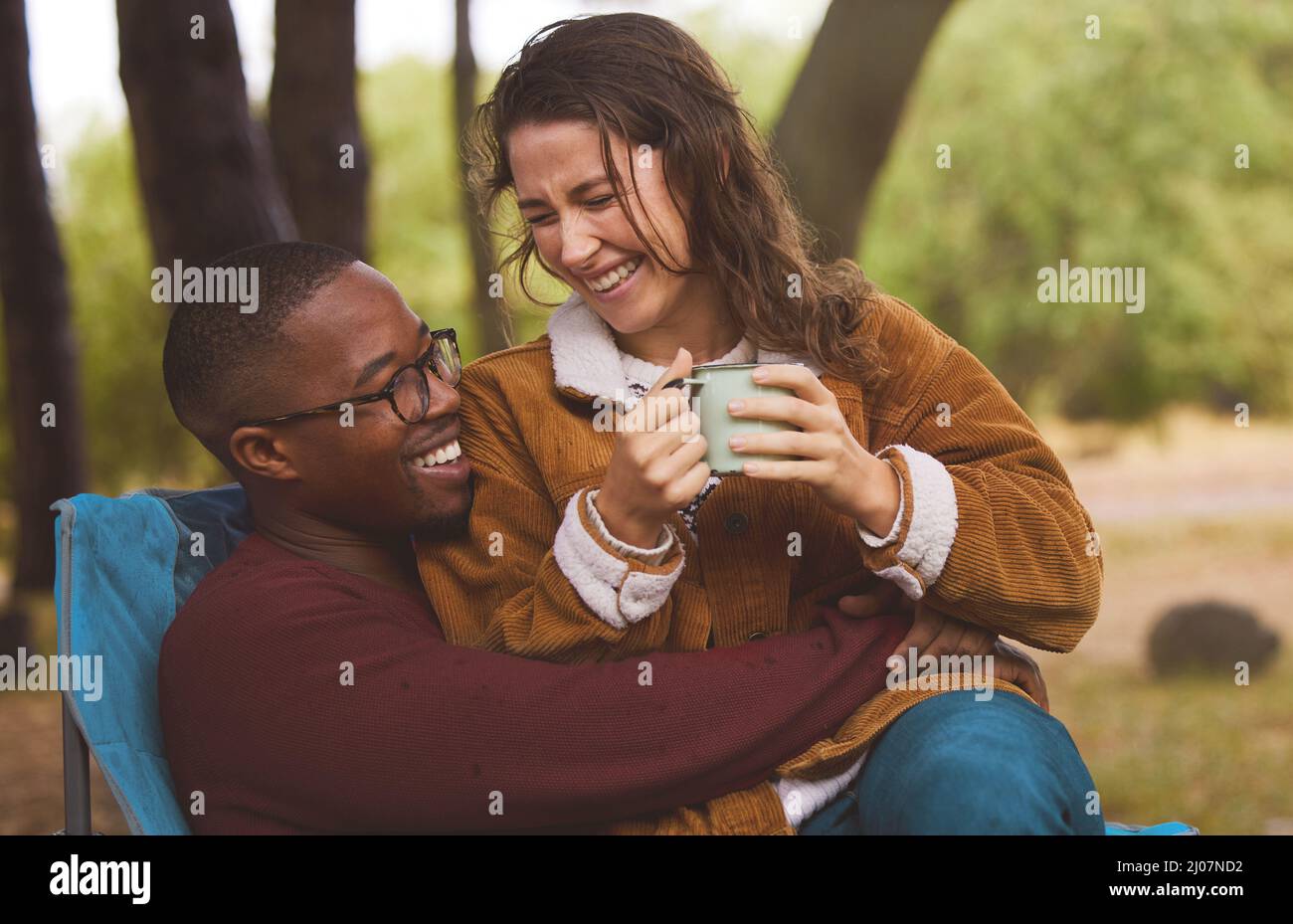 Woman sitting on man lap hi-res stock photography and images - Alamy