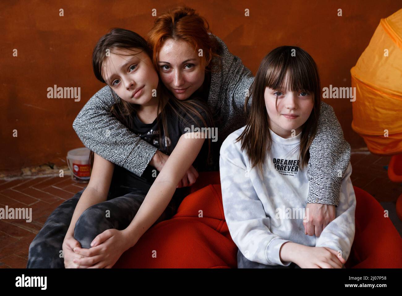 Artist Liubov Dushyna and her daughters Mariia and Alisa who fled ...