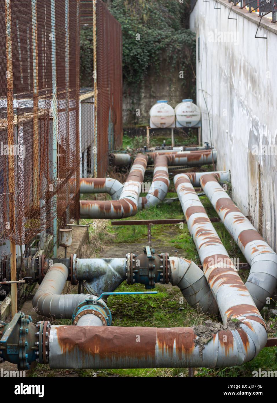 Corroded pipe connection hi-res stock photography and images - Alamy