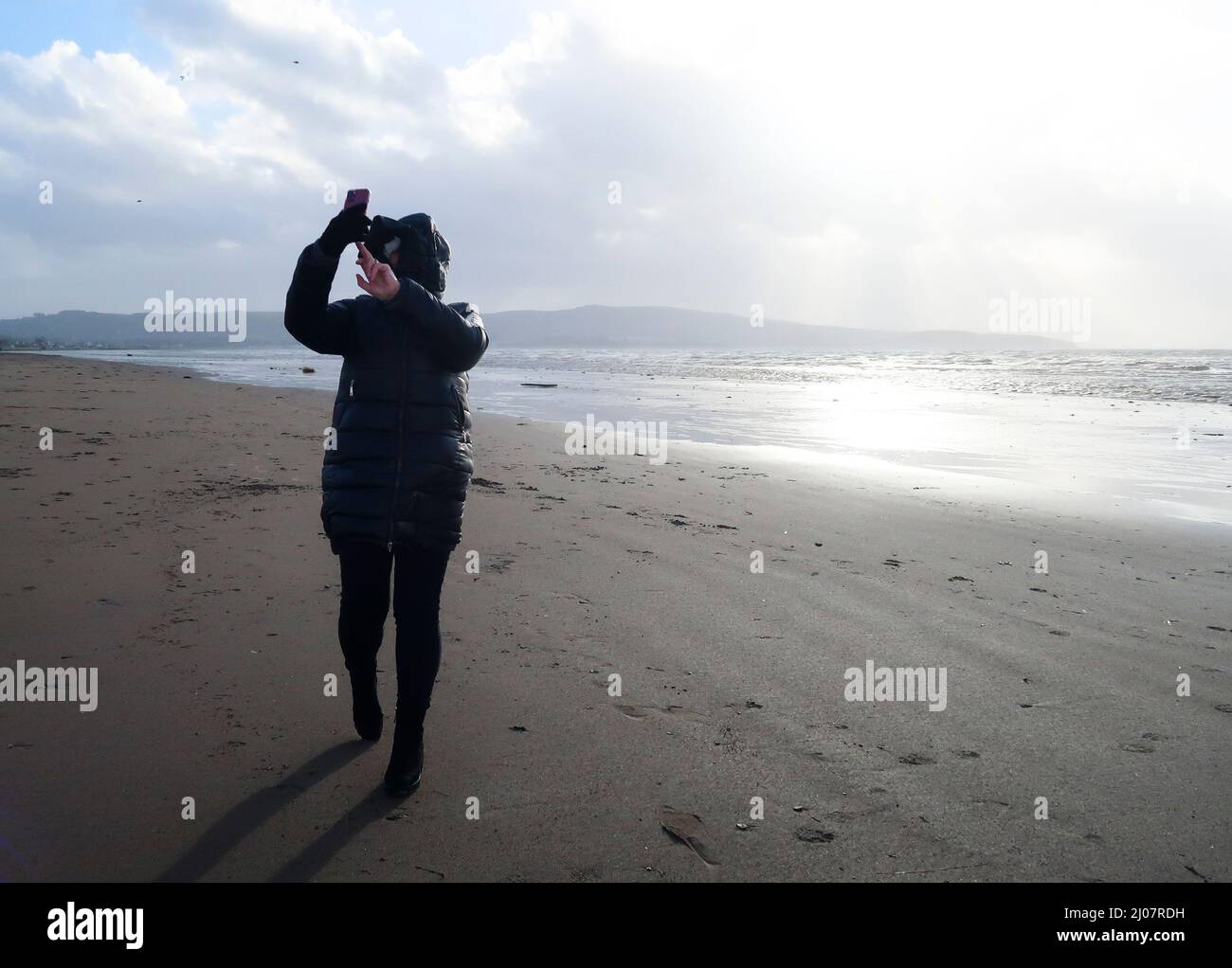 Cold and windy hi-res stock photography and images - Alamy