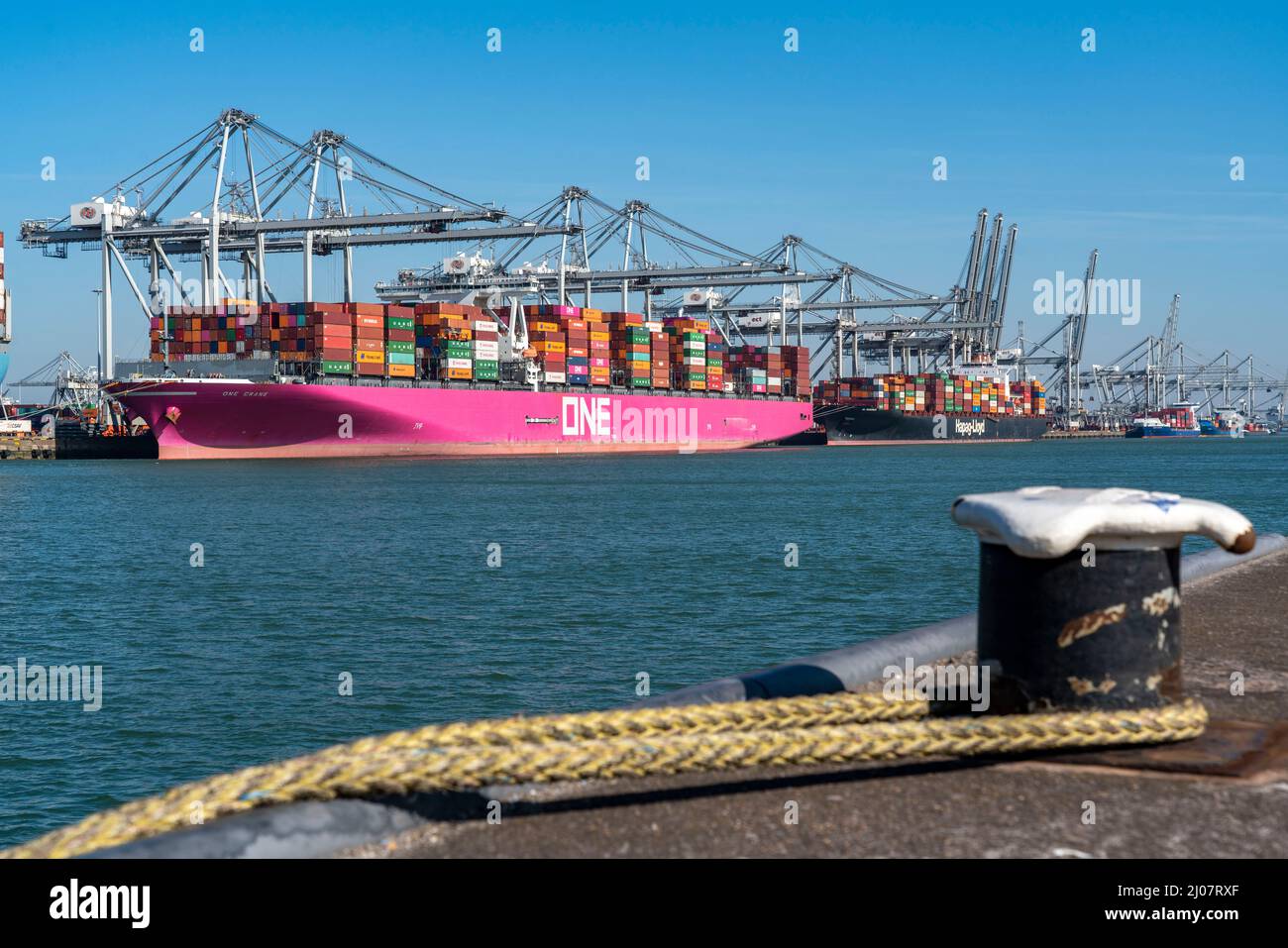 The seaport of Rotterdam, Maasvlakte, Hutchinson ECT Delta Terminal ...