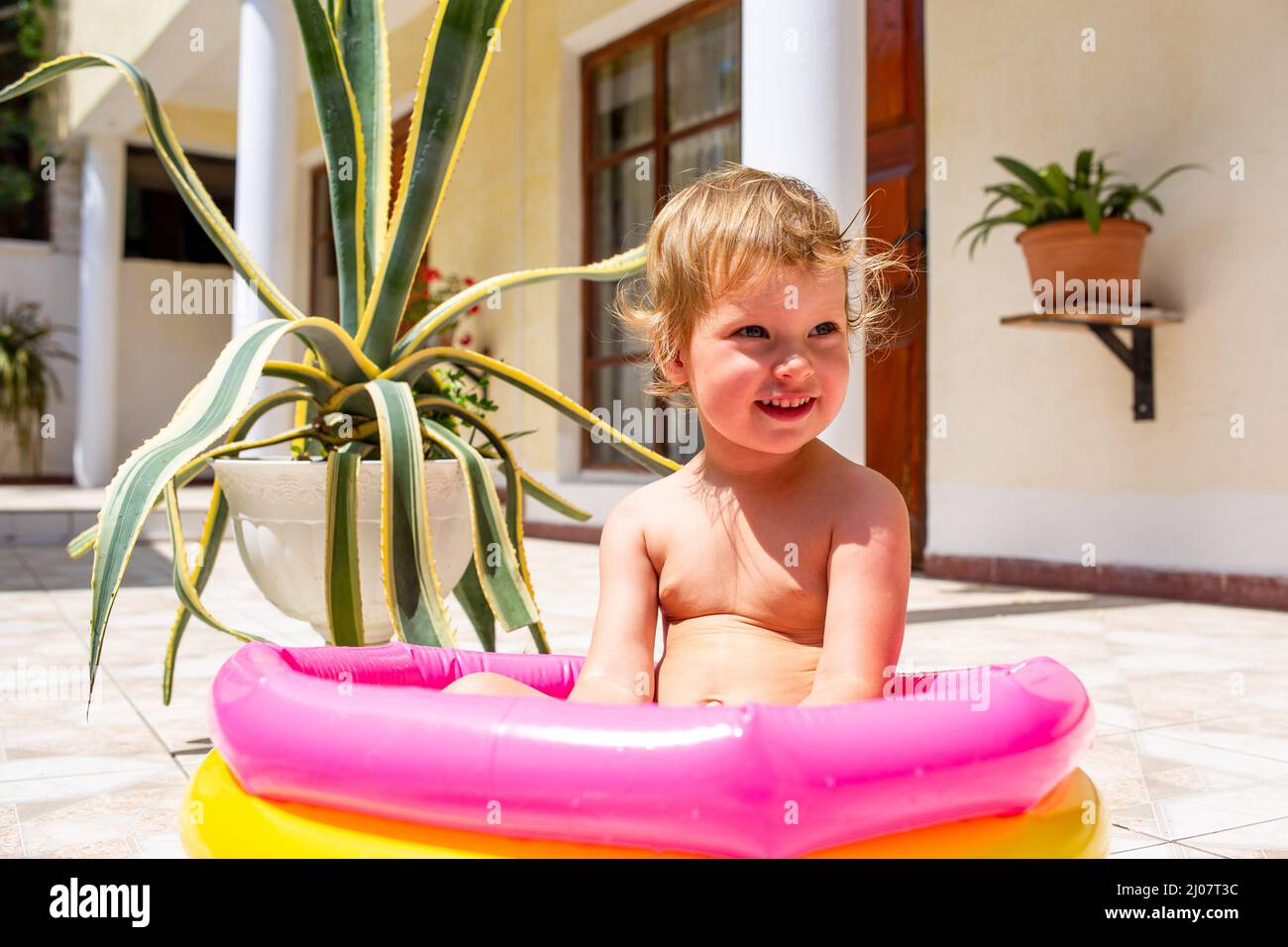 Backyard pool kids hi-res stock photography and images - Alamy