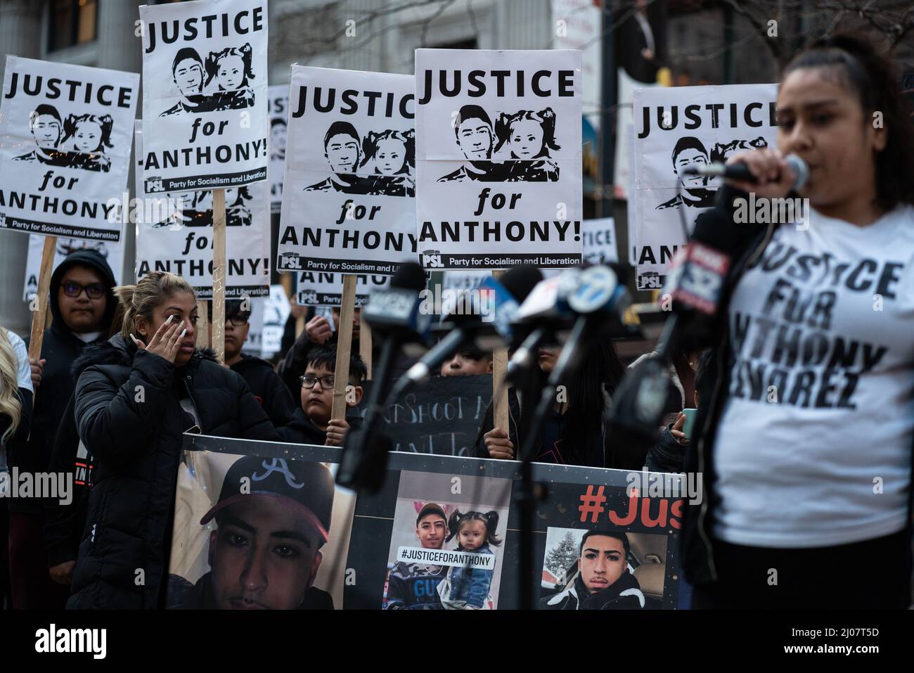 Family members of Anthony Alvarez gather for a protest in Downtown ...