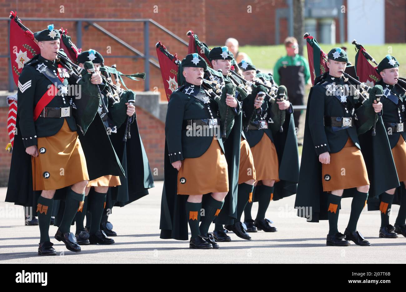 Pipes of the 1st battalion irish guards hi-res stock photography and images - Alamy
