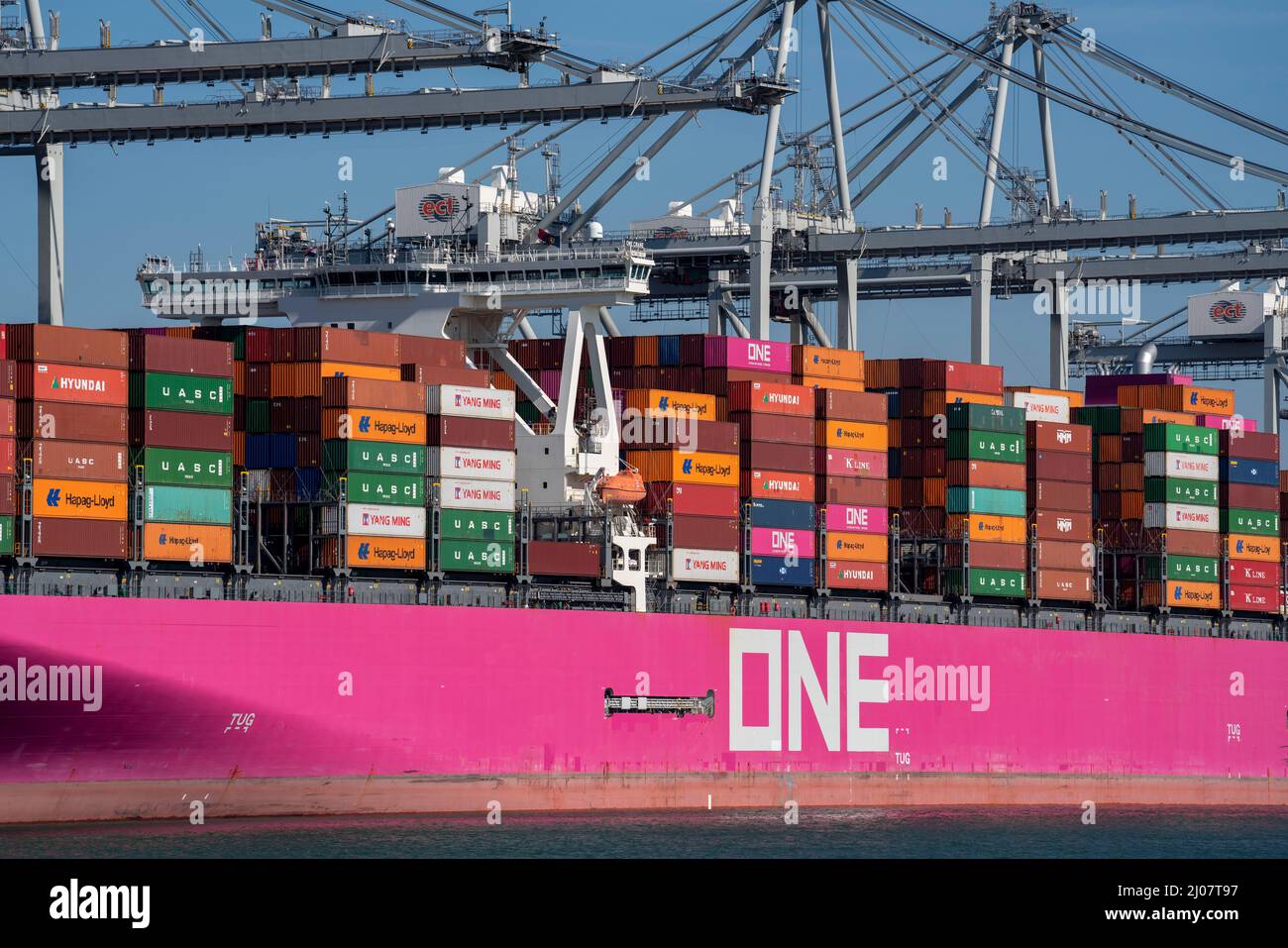 The seaport of Rotterdam, Maasvlakte, Hutchinson ECT Delta Terminal ...