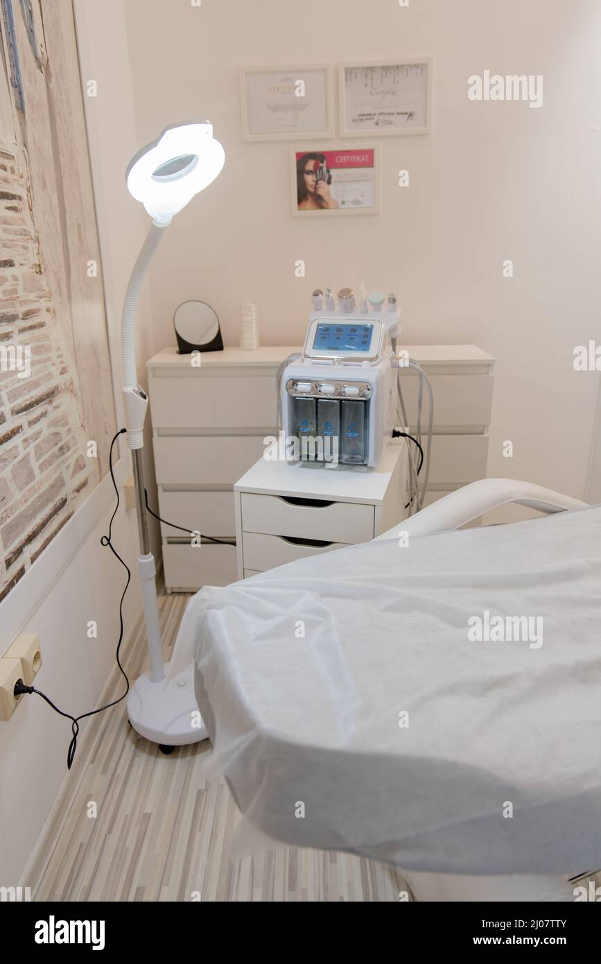 Modern beauty parlor hi-res stock photography and images - Alamy