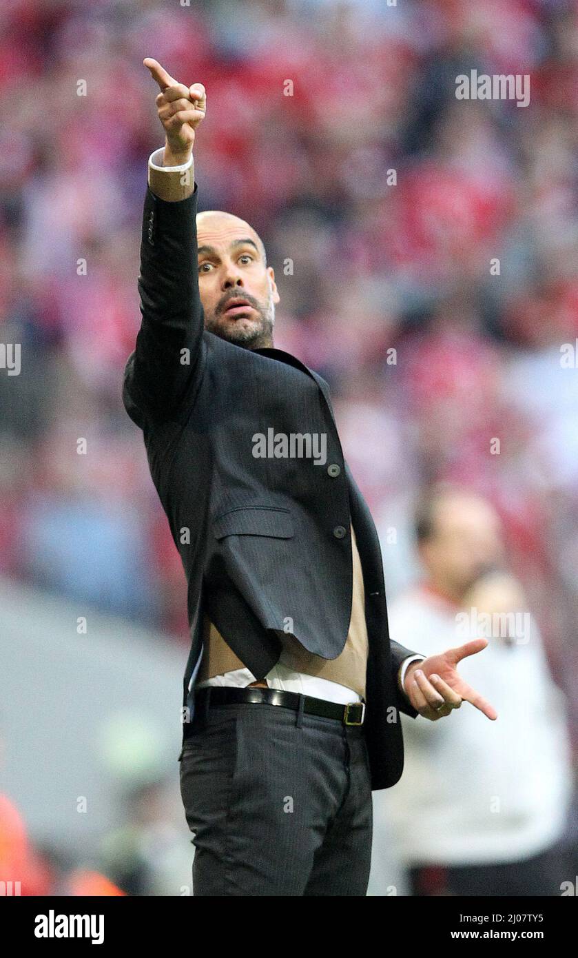2014 fc bayern munich vfb stuttgart hi-res stock photography and images ...