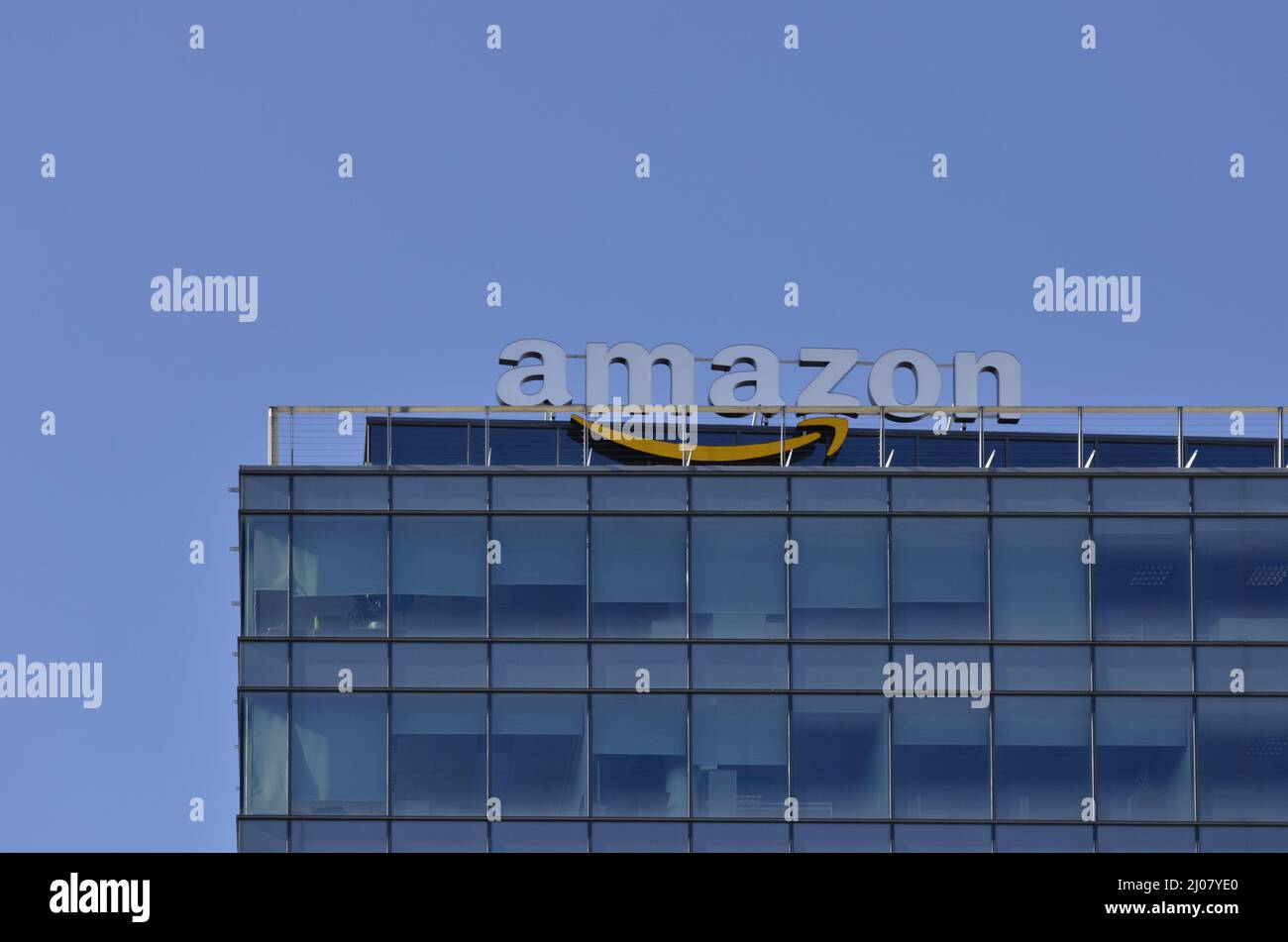 Amazon logo office building hi-res stock photography and images - Alamy