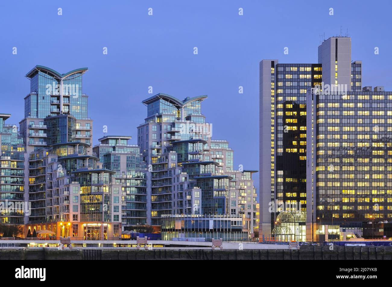 London landmarks and unusual hi-res stock photography and images - Alamy