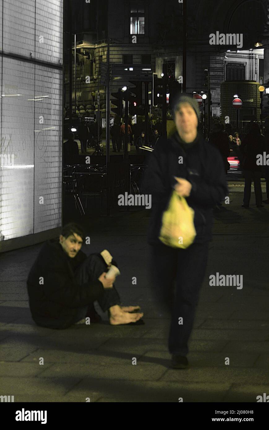 Faceless ghost hi-res stock photography and images - Alamy