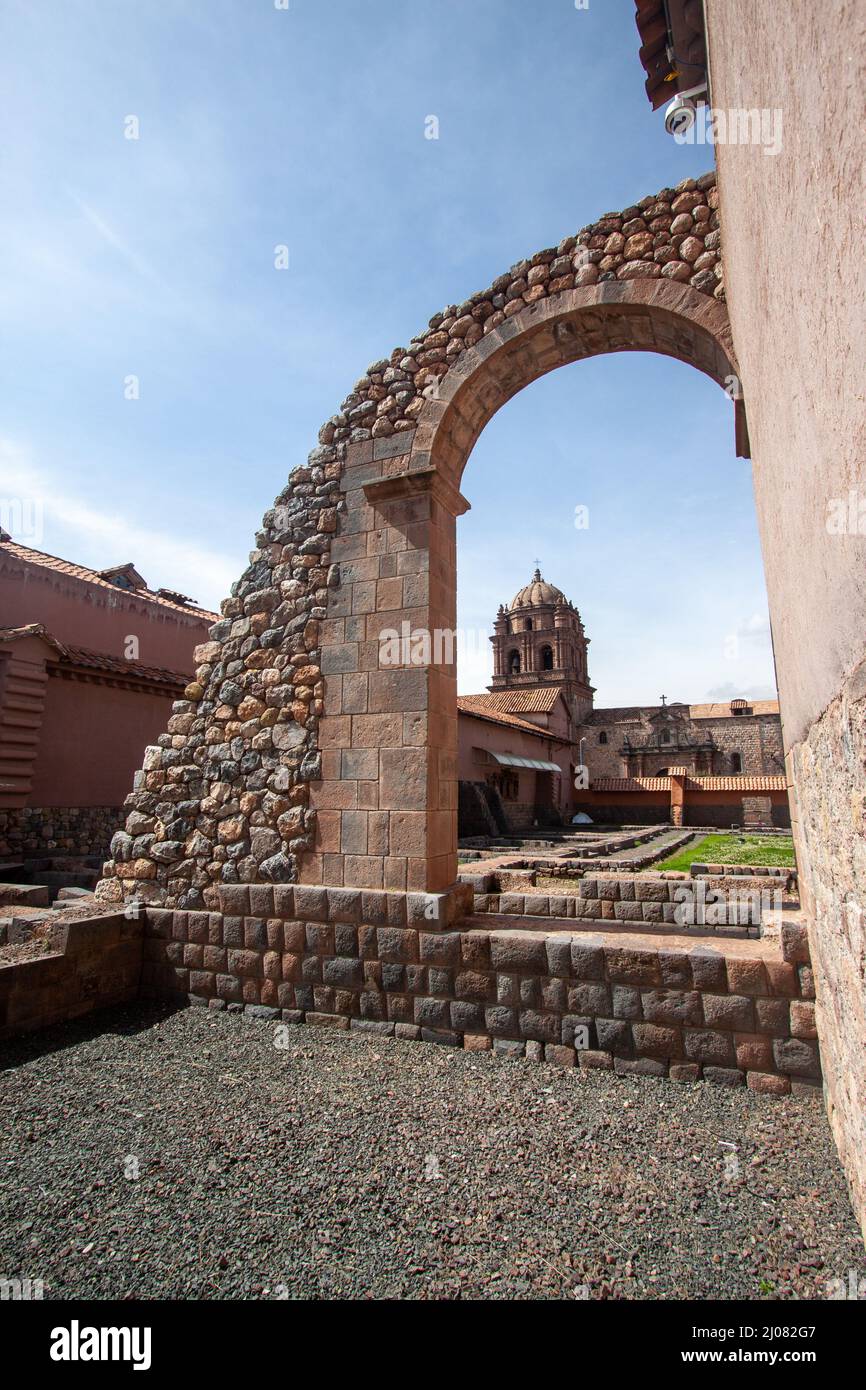 Mesmerizing view of the Inca archaeological ruins near Cusco in Peru ...
