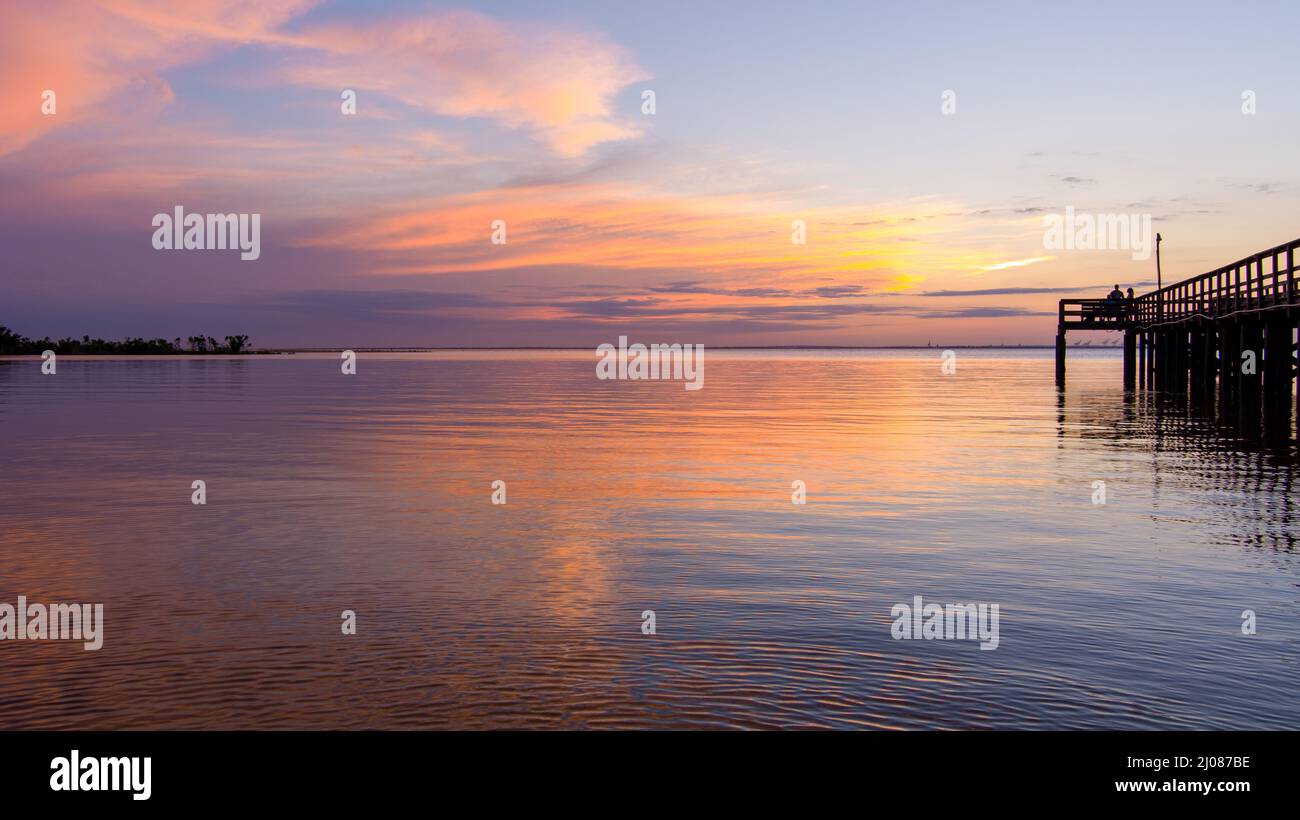 Sunset on the bay at Daphne, Alabama Bayfront park Stock Photo - Alamy