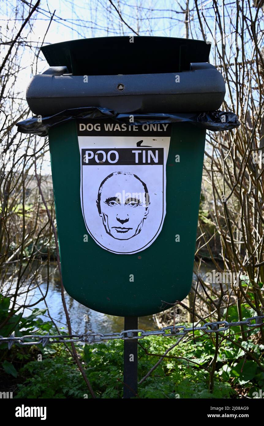 Vladimir poo tin hi-res stock photography and images - Alamy